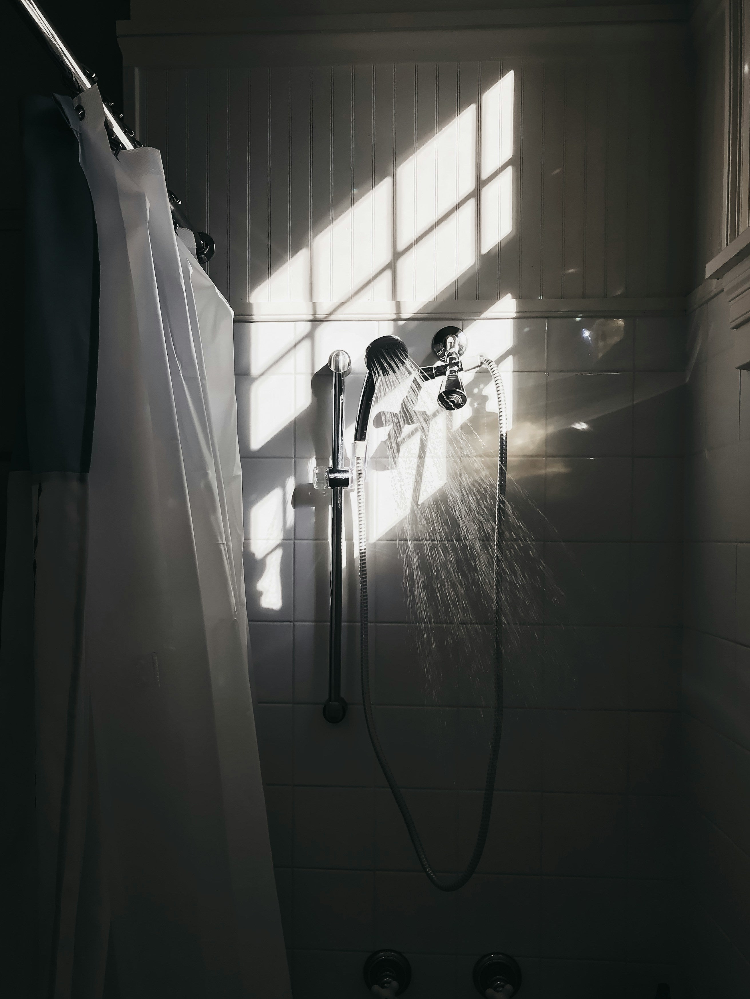 Cold Showers, Ice Baths, and Sauna: Which One is Right for You? – Vital ...